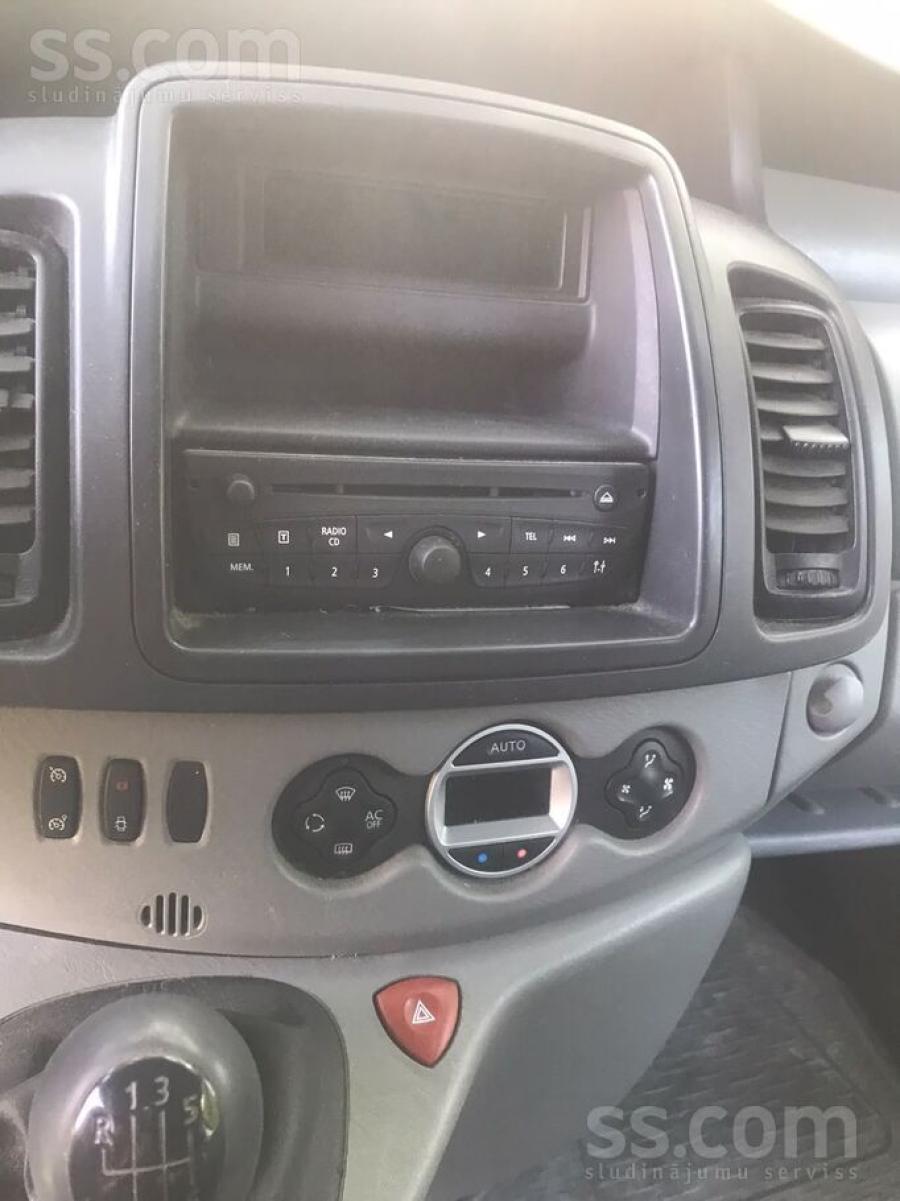 White Renault Trafic 2011 in Riga, with an engine capacity of 2.00 L and mileage of 0 thousand km for 5150 €, photo 7 on AUTOMOTO.COM.LV