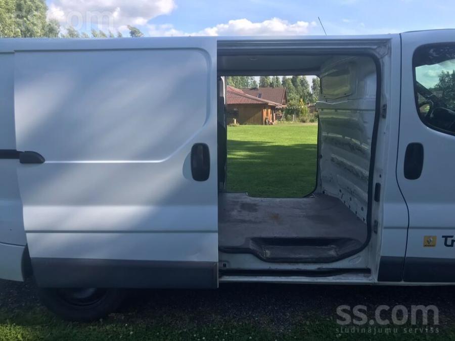 White Renault Trafic 2011 in Riga, with an engine capacity of 2.00 L and mileage of 0 thousand km for 5150 €, photo 12 on AUTOMOTO.COM.LV