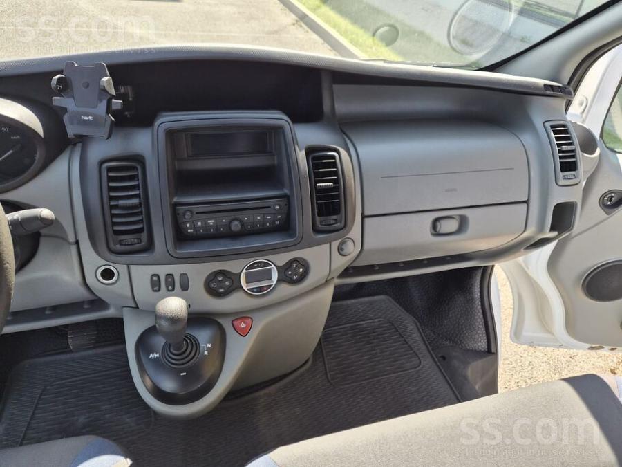Balts Renault Trafic 2011 Rīga, ar dzinēja tilpumu 2.00 L un nobraukumu 268 tūkst. km par 6550 €, foto 10 vietnē AUTOMOTO.COM.LV