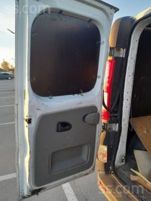 Balts Renault Trafic 2012 Daugavpils, ar dzinēja tilpumu 2.00 L un nobraukumu 139 tūkst. km par 5600 €, foto 12 vietnē AUTOMOTO.COM.LV