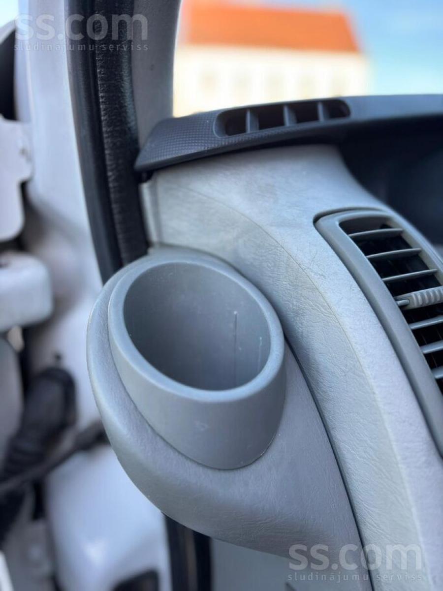 Balts Renault Trafic 2012 Bauska, ar dzinēja tilpumu 2.00 L un nobraukumu 0 tūkst. km par 3990 €, foto 20 vietnē AUTOMOTO.COM.LV