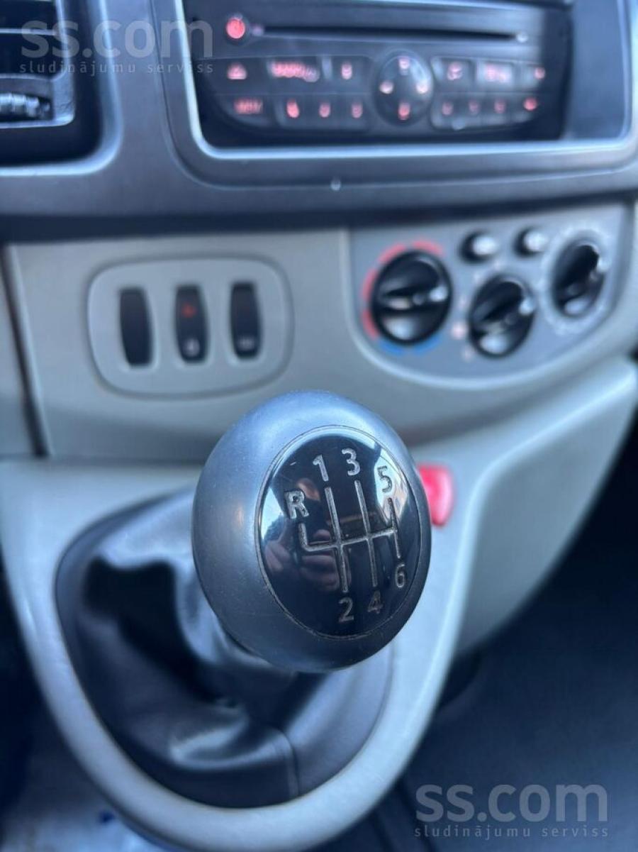 Balts Renault Trafic 2012 Bauska, ar dzinēja tilpumu 2.00 L un nobraukumu 0 tūkst. km par 3990 €, foto 25 vietnē AUTOMOTO.COM.LV