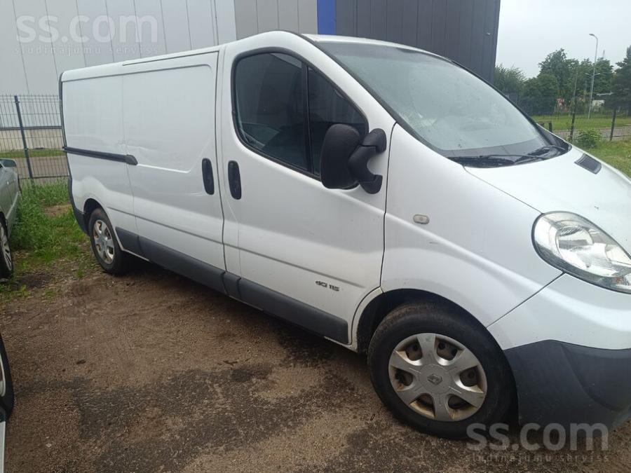 White Renault Trafic 2012 in Riga, with an engine capacity of 2.00 L and mileage of 346 thousand km for 3700 €, photo 4 on AUTOMOTO.COM.LV