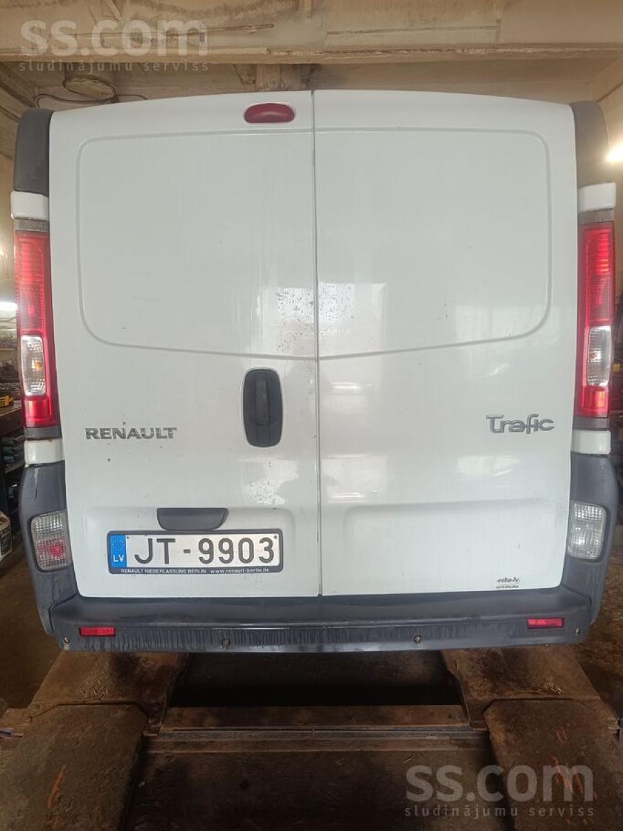 White Renault Trafic 2012 in Riga, with an engine capacity of 2.00 L and mileage of 346 thousand km for 3700 €, photo 10 on AUTOMOTO.COM.LV