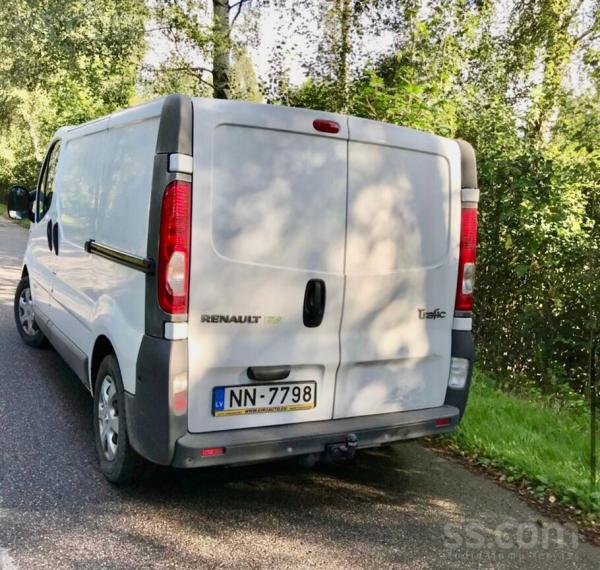 Balts Renault Trafic 2012 Rīga, ar dzinēja tilpumu 2.00 L un nobraukumu 208 tūkst. km par 7185 €, foto 4 vietnē AUTOMOTO.COM.LV