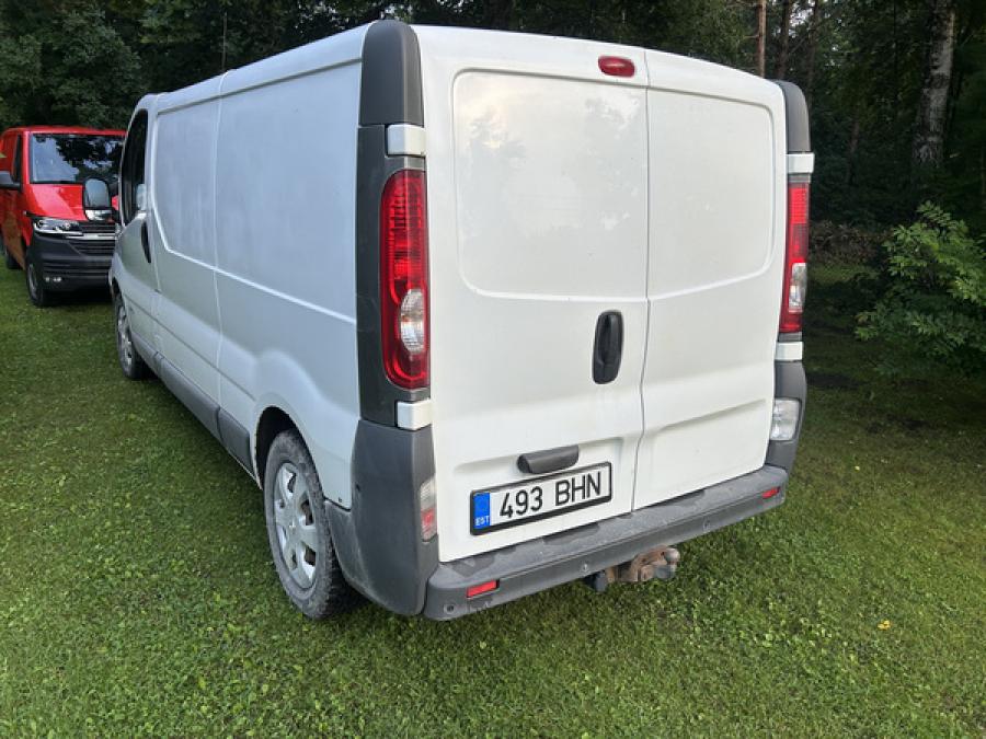 Balts Renault Trafic 2012 Pērnava, ar dzinēja tilpumu 2.00 L un nobraukumu 272 tūkst. km par 5200 €, foto 3 vietnē AUTOMOTO.COM.LV