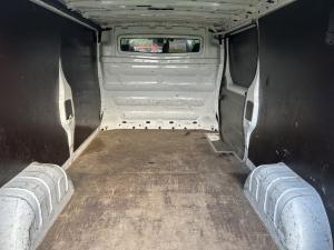 Balts Renault Trafic 2012 Pērnava, ar dzinēja tilpumu 2.00 L un nobraukumu 272 tūkst. km par 5200 €, foto 8 vietnē AUTOMOTO.COM.LV