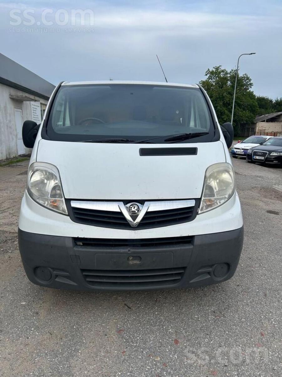 White Renault Trafic 2012 in Ventspils, with an engine capacity of 2.00 L and mileage of 172 thousand km for 1500 €, photo 1 on AUTOMOTO.COM.LV