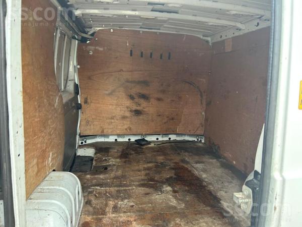 White Renault Trafic 2012 in Ventspils, with an engine capacity of 2.00 L and mileage of 172 thousand km for 1500 €, photo 5 on AUTOMOTO.COM.LV