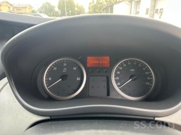 White Renault Trafic 2012 in Ventspils, with an engine capacity of 2.00 L and mileage of 172 thousand km for 1500 €, photo 6 on AUTOMOTO.COM.LV