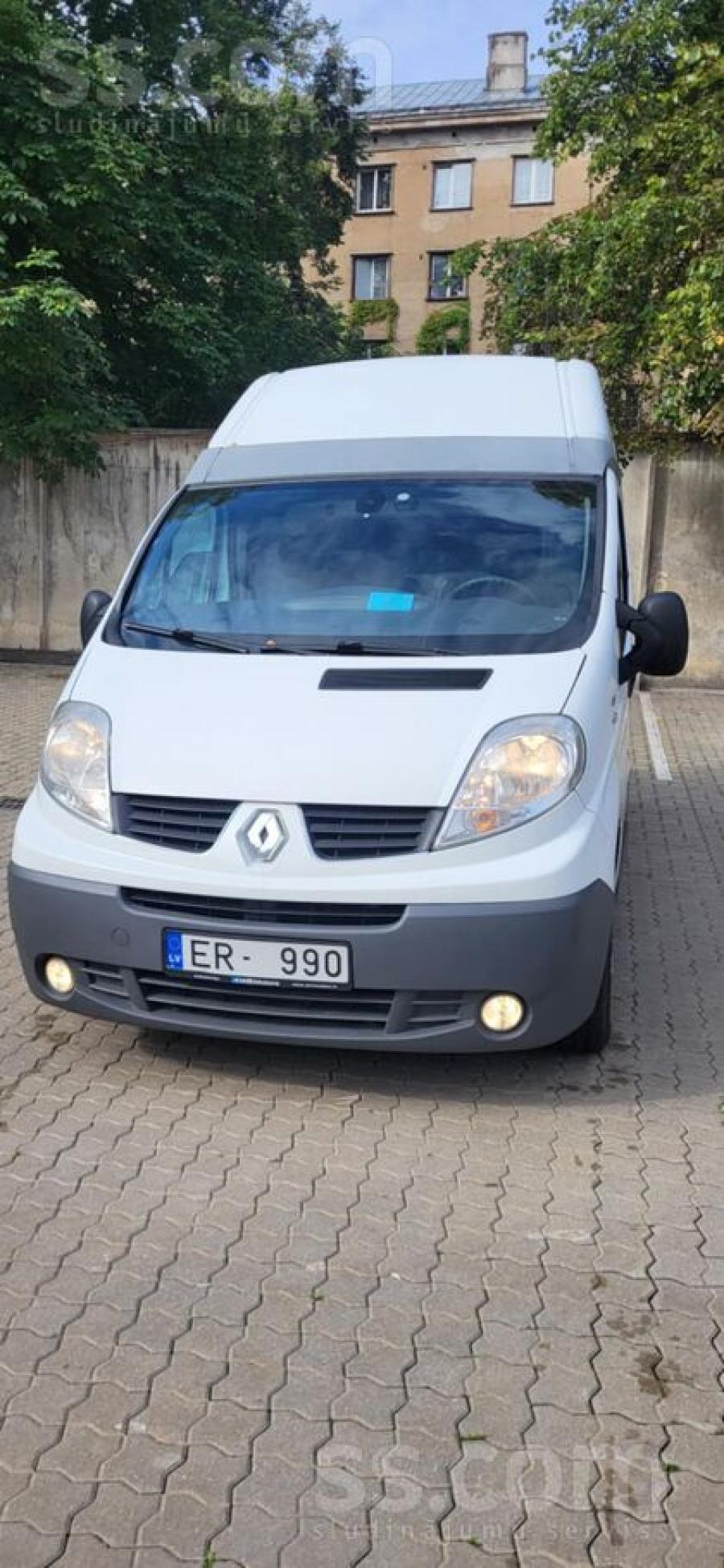 White Renault Trafic 2013 in Riga, with an engine capacity of 2.00 L and mileage of 378 thousand km for 4200 €, photo 2 on AUTOMOTO.COM.LV