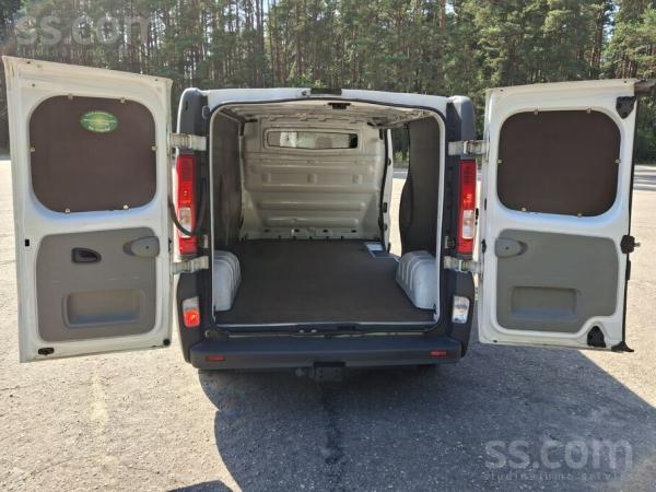 White Renault Trafic 2013 in Riga, with an engine capacity of 2.00 L and mileage of 760 thousand km for 3650 €, photo 6 on AUTOMOTO.COM.LV