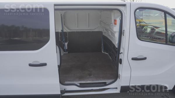 White Renault Trafic 2014 in Riga, with an engine capacity of 1.60 L and mileage of 334 thousand km for 8600 €, photo 7 on AUTOMOTO.COM.LV