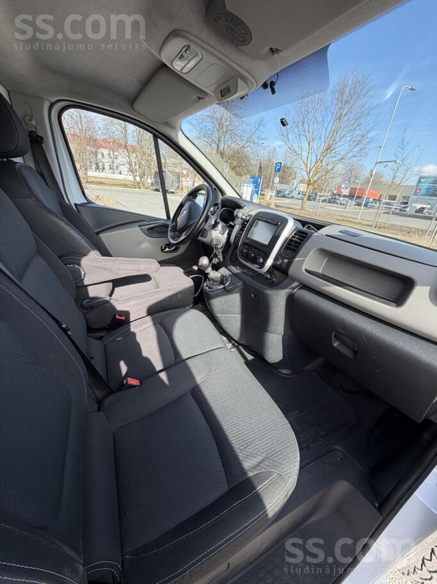 Balts Renault Trafic 2014 Rīga, ar dzinēja tilpumu 1.60 L un nobraukumu 331 tūkst. km par 7000 €, foto 6 vietnē AUTOMOTO.COM.LV