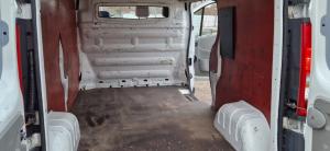 White Renault Trafic 2014 in Riga, with an engine capacity of 2.00 L and mileage of 235 thousand km for 5950 €, photo 7 on AUTOMOTO.COM.LV