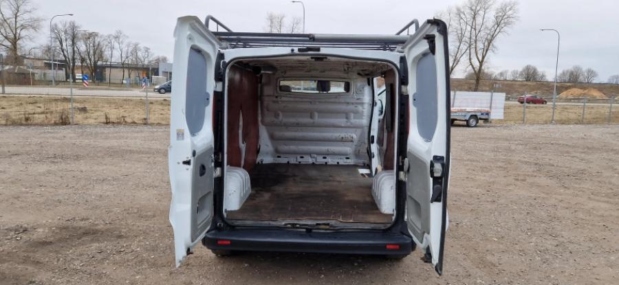 White Renault Trafic 2014 in Riga, with an engine capacity of 2.00 L and mileage of 235 thousand km for 5950 €, photo 14 on AUTOMOTO.COM.LV