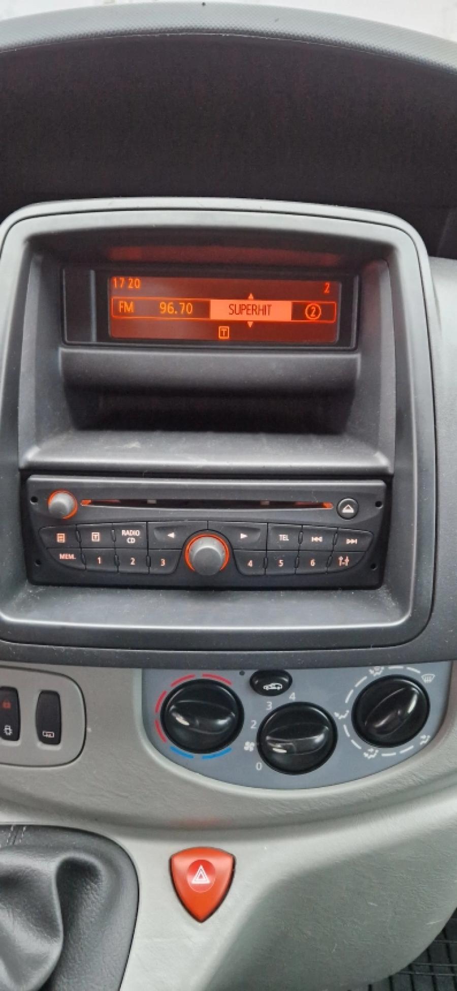 White Renault Trafic 2014 in Riga, with an engine capacity of 2.00 L and mileage of 235 thousand km for 5950 €, photo 19 on AUTOMOTO.COM.LV
