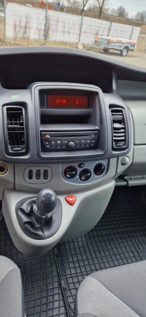 White Renault Trafic 2014 in Riga, with an engine capacity of 2.00 L and mileage of 235 thousand km for 5950 €, photo 23 on AUTOMOTO.COM.LV