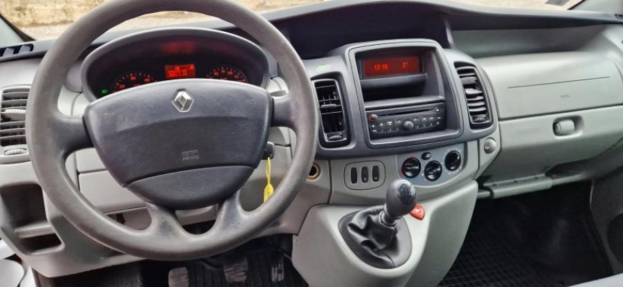 White Renault Trafic 2014 in Riga, with an engine capacity of 2.00 L and mileage of 235 thousand km for 5950 €, photo 24 on AUTOMOTO.COM.LV