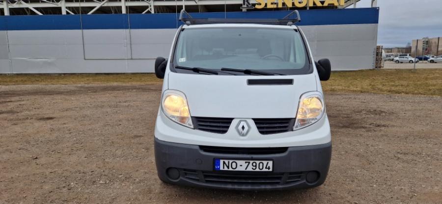 White Renault Trafic 2014 in Riga, with an engine capacity of 2.00 L and mileage of 235 thousand km for 5950 €, photo 25 on AUTOMOTO.COM.LV