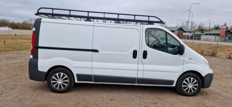 White Renault Trafic 2014 in Riga, with an engine capacity of 2.00 L and mileage of 235 thousand km for 5950 €, photo 27 on AUTOMOTO.COM.LV