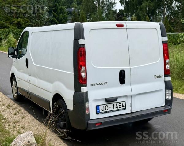 Balts Renault Trafic 2014 Rīga, ar dzinēja tilpumu 2.00 L un nobraukumu 379 tūkst. km par 3290 €, foto 4 vietnē AUTOMOTO.COM.LV