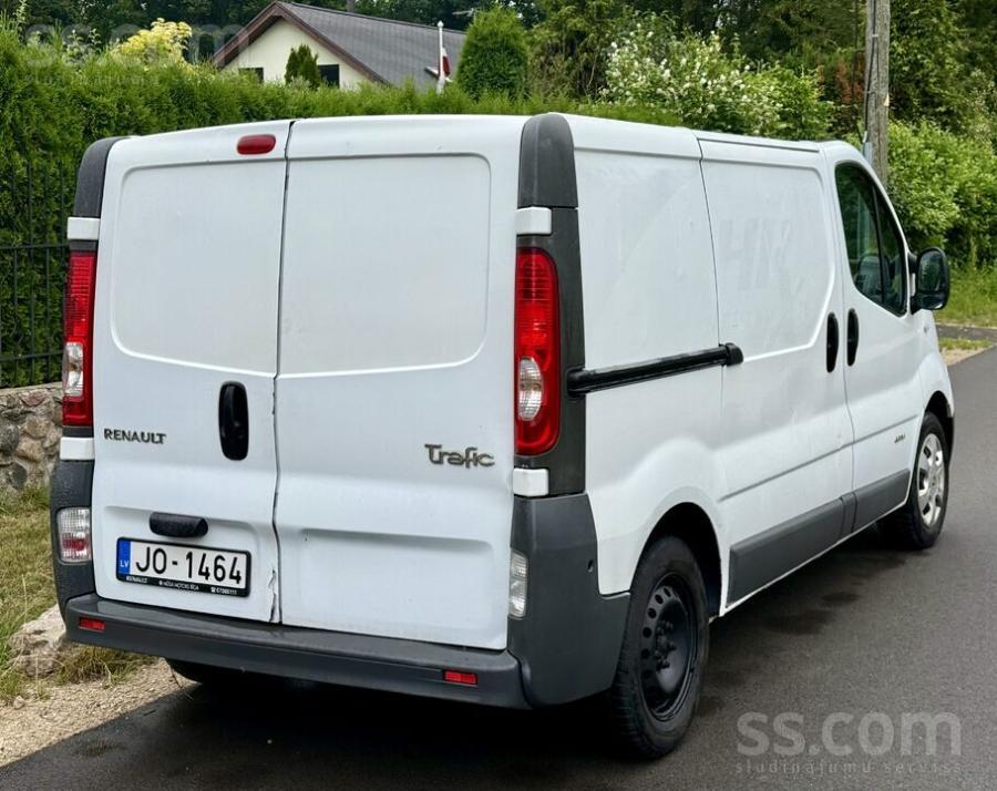Balts Renault Trafic 2014 Rīga, ar dzinēja tilpumu 2.00 L un nobraukumu 379 tūkst. km par 3290 €, foto 6 vietnē AUTOMOTO.COM.LV