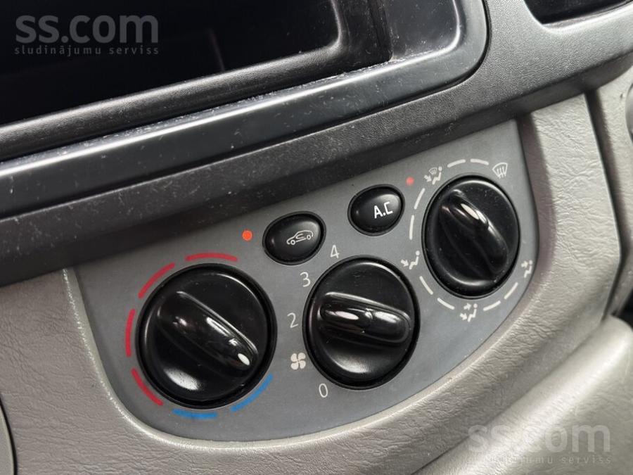 Balts Renault Trafic 2014 Rīga, ar dzinēja tilpumu 2.00 L un nobraukumu 379 tūkst. km par 3290 €, foto 9 vietnē AUTOMOTO.COM.LV