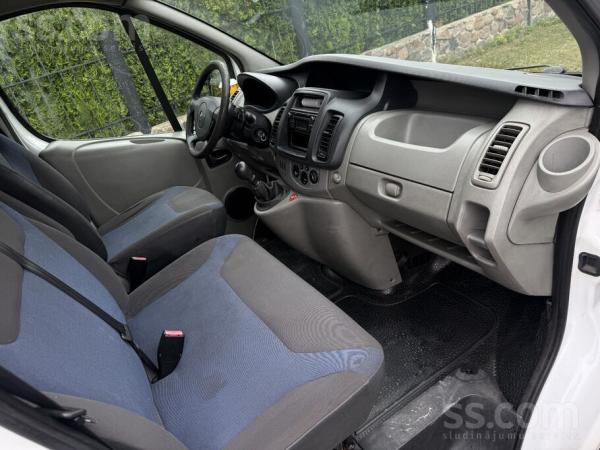 Balts Renault Trafic 2014 Rīga, ar dzinēja tilpumu 2.00 L un nobraukumu 379 tūkst. km par 3290 €, foto 9 vietnē AUTOMOTO.COM.LV