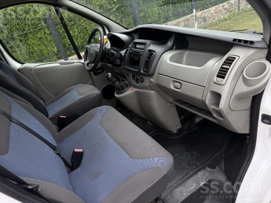 Balts Renault Trafic 2014 Rīga, ar dzinēja tilpumu 2.00 L un nobraukumu 379 tūkst. km par 3290 €, foto 10 vietnē AUTOMOTO.COM.LV