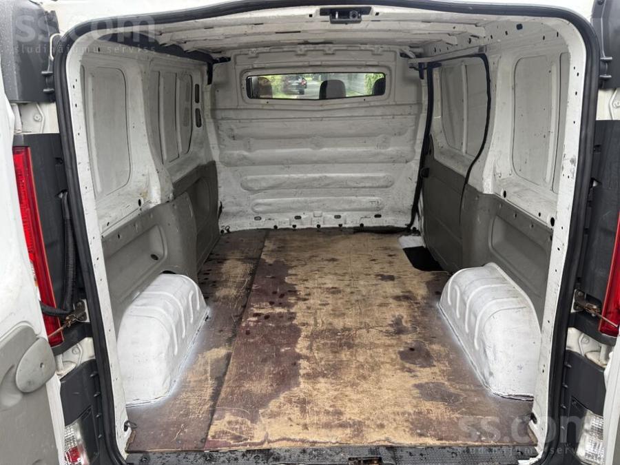 Balts Renault Trafic 2014 Rīga, ar dzinēja tilpumu 2.00 L un nobraukumu 379 tūkst. km par 3290 €, foto 12 vietnē AUTOMOTO.COM.LV
