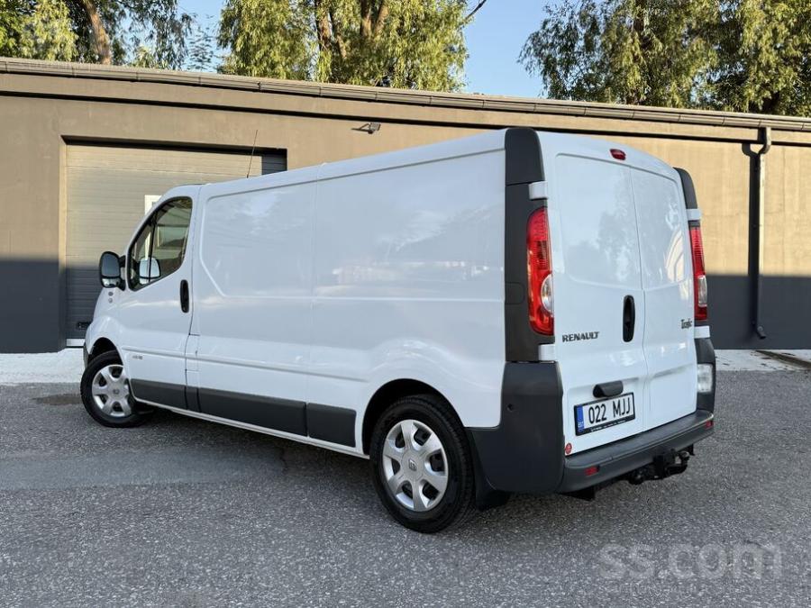 Balts Renault Trafic 2014 Tallina, ar dzinēja tilpumu 2.00 L un nobraukumu 259 tūkst. km par 5500 €, foto 14 vietnē AUTOMOTO.COM.LV