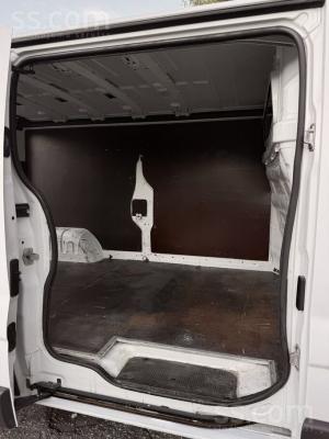 Balts Renault Trafic 2014 Tallina, ar dzinēja tilpumu 2.00 L un nobraukumu 259 tūkst. km par 5500 €, foto 16 vietnē AUTOMOTO.COM.LV