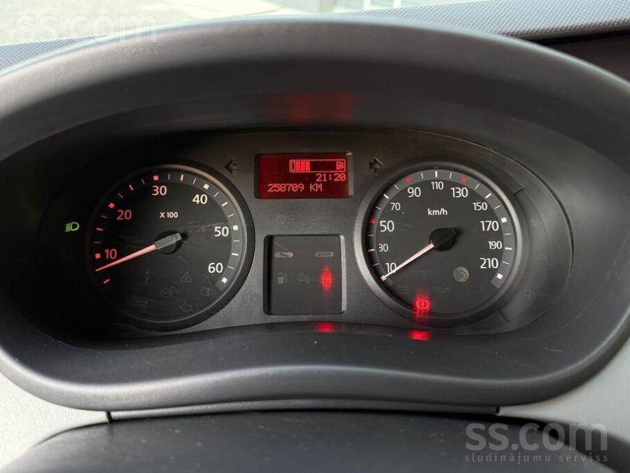 Balts Renault Trafic 2014 Tallina, ar dzinēja tilpumu 2.00 L un nobraukumu 259 tūkst. km par 5500 €, foto 23 vietnē AUTOMOTO.COM.LV