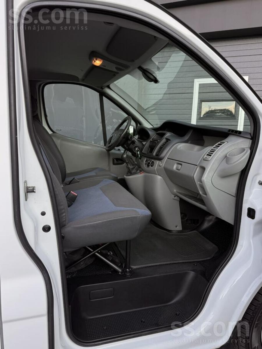 Balts Renault Trafic 2014 Tallina, ar dzinēja tilpumu 2.00 L un nobraukumu 259 tūkst. km par 5500 €, foto 25 vietnē AUTOMOTO.COM.LV