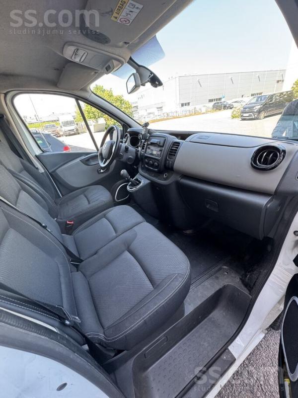 Balts Renault Trafic 2015 Rīga, ar dzinēja tilpumu 1.60 L un nobraukumu 420 tūkst. km par 19990 €, foto 8 vietnē AUTOMOTO.COM.LV