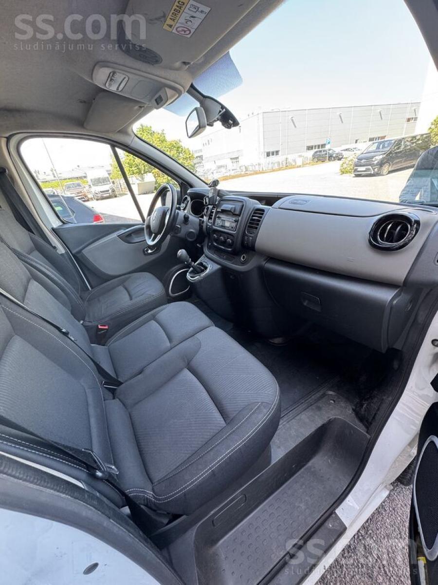 Balts Renault Trafic 2015 Rīga, ar dzinēja tilpumu 1.60 L un nobraukumu 420 tūkst. km par 19990 €, foto 8 vietnē AUTOMOTO.COM.LV