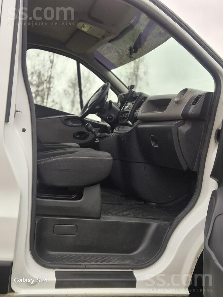 Balts Renault Trafic 2015 Limbaži, ar dzinēja tilpumu 1.60 L un nobraukumu 0 tūkst. km par 8500 €, foto 6 vietnē AUTOMOTO.COM.LV