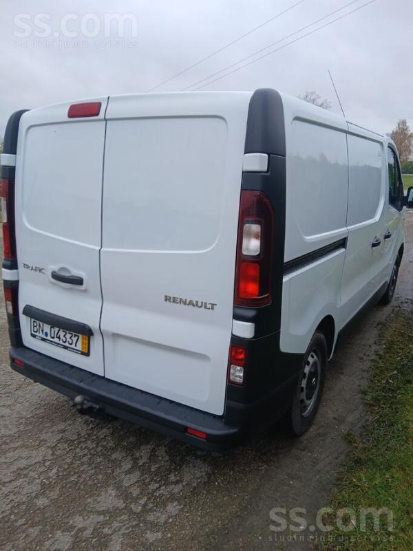 Balts Renault Trafic 2015 Bauska, ar dzinēja tilpumu 1.60 L un nobraukumu 246 tūkst. km par 7300 €, foto 9 vietnē AUTOMOTO.COM.LV