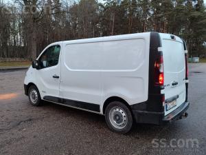 White Renault Trafic 2015 in Cesis, with an engine capacity of 1.60 L and mileage of 236 thousand km for 6650 €, photo 5 on AUTOMOTO.COM.LV