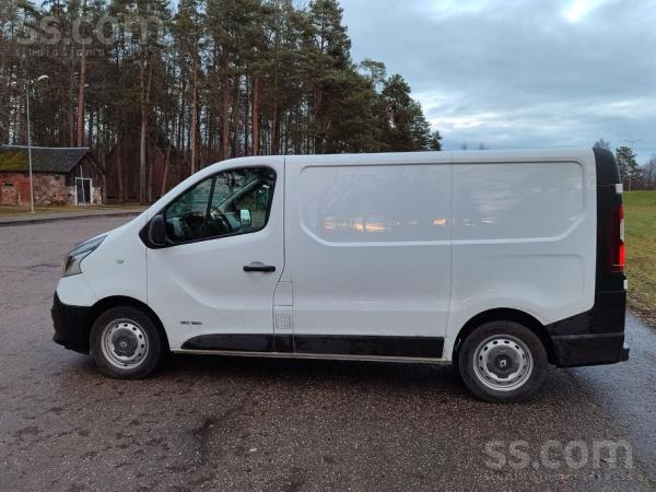 White Renault Trafic 2015 in Cesis, with an engine capacity of 1.60 L and mileage of 236 thousand km for 6650 €, photo 6 on AUTOMOTO.COM.LV