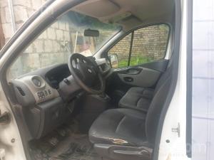 White Renault Trafic 2015 in Riga, with an engine capacity of 1.60 L and mileage of 0 thousand km for 6500 €, photo 4 on AUTOMOTO.COM.LV