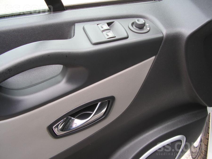 White Renault Trafic 2015 in Riga, with an engine capacity of 1.60 L and mileage of 0 thousand km for 7950 €, photo 15 on AUTOMOTO.COM.LV