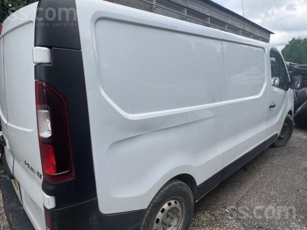 White Renault Trafic 2015 in Riga, with an engine capacity of 1.60 L and mileage of 194 thousand km for 3150 €, photo 2 on AUTOMOTO.COM.LV
