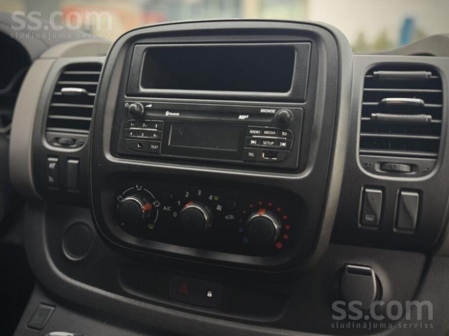 Balts Renault Trafic 2015 Rīga, ar dzinēja tilpumu 1.60 L un nobraukumu 248 tūkst. km par 8000 €, foto 13 vietnē AUTOMOTO.COM.LV