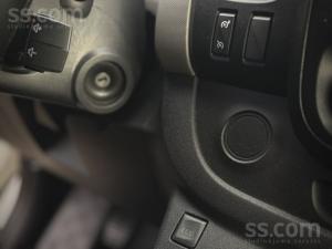 Balts Renault Trafic 2015 Rīga, ar dzinēja tilpumu 1.60 L un nobraukumu 248 tūkst. km par 8000 €, foto 15 vietnē AUTOMOTO.COM.LV