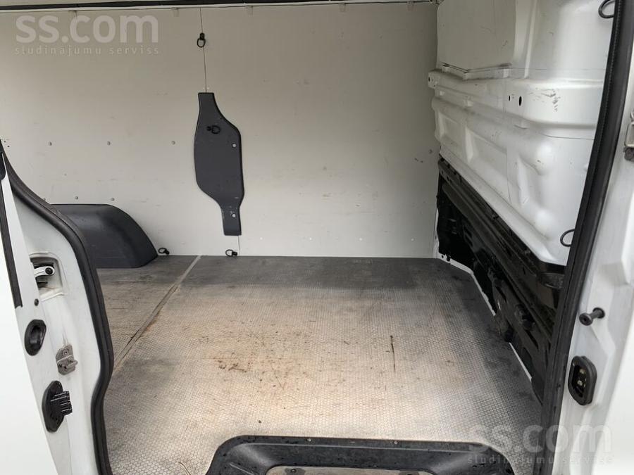 Balts Renault Trafic 2015 Rīga, ar dzinēja tilpumu 1.60 L un nobraukumu 257 tūkst. km par 7200 €, foto 11 vietnē AUTOMOTO.COM.LV