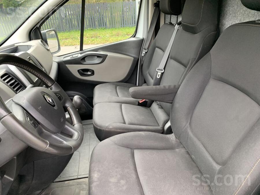 Balts Renault Trafic 2015 Rīga, ar dzinēja tilpumu 1.60 L un nobraukumu 257 tūkst. km par 7200 €, foto 12 vietnē AUTOMOTO.COM.LV