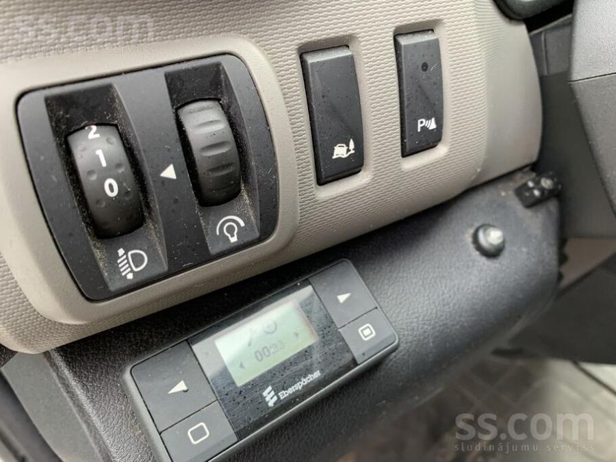 Balts Renault Trafic 2015 Rīga, ar dzinēja tilpumu 1.60 L un nobraukumu 257 tūkst. km par 7200 €, foto 13 vietnē AUTOMOTO.COM.LV