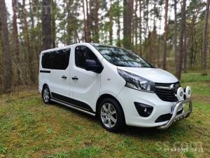 White Renault Trafic 2016 in Jurmala, with an engine capacity of 1.60 L and mileage of 242 thousand km for 13500 €, photo 2 on AUTOMOTO.COM.LV